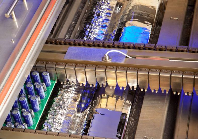 What is the Difference Between SMD Soldering and DIP Soldering? - RayPCB