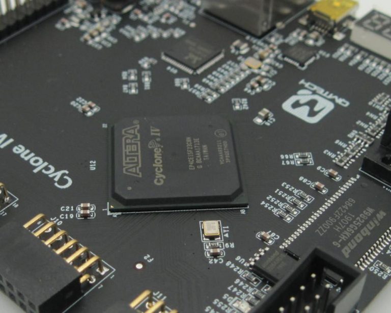 Altera Cyclone IV FPGA Development Board - RayPCB