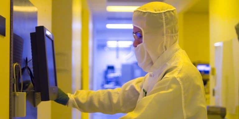 What is Microelectronics Manufacturing Process - RayPCB